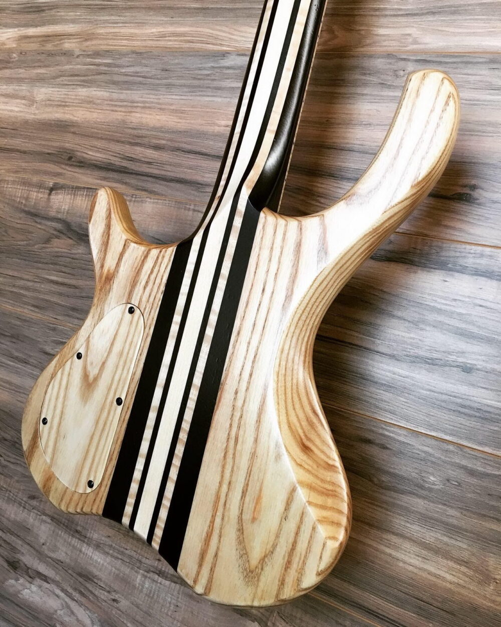 Desert Custom 0105 - MGBASS GUITARS