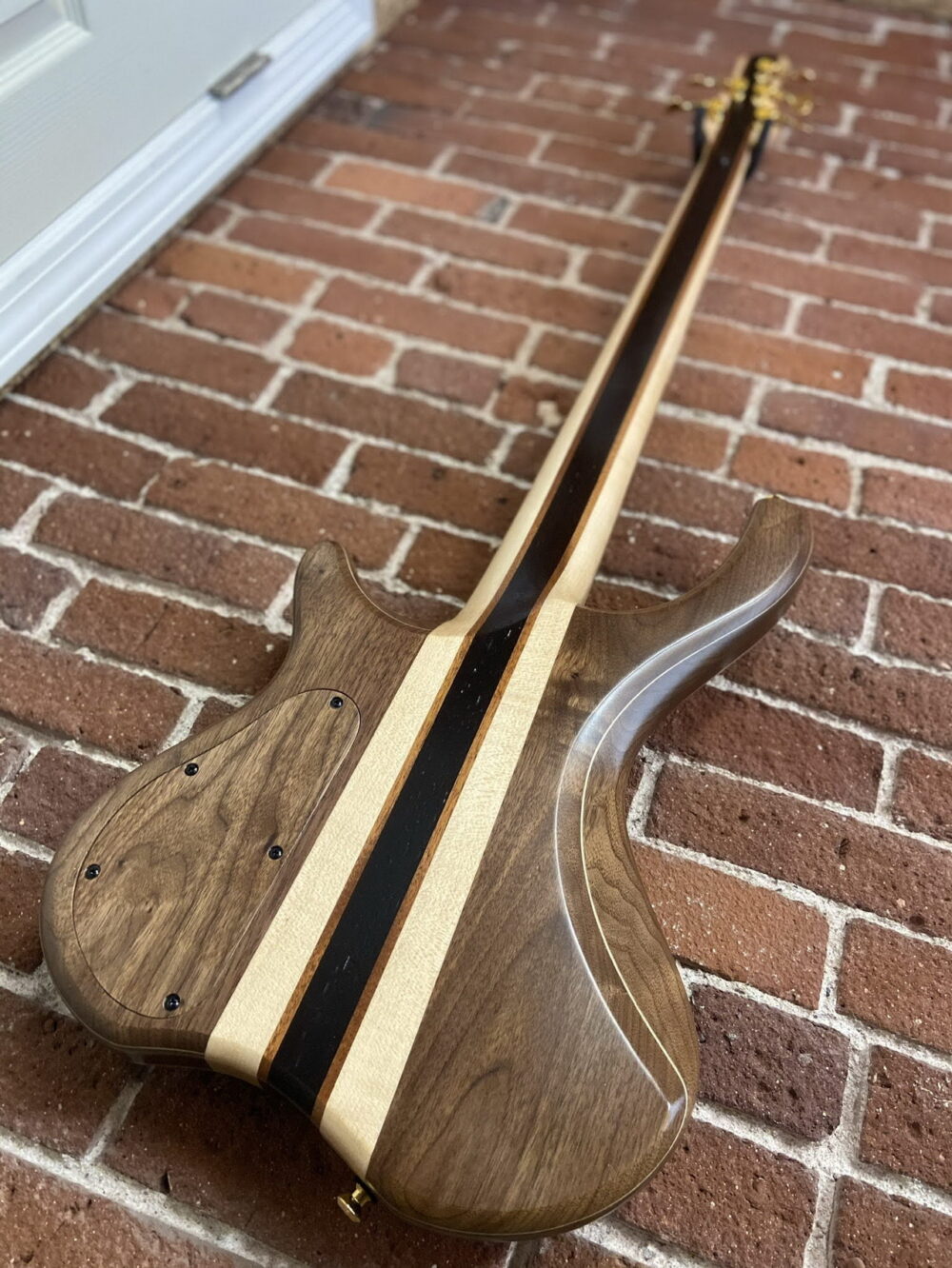 Desert Custom 0104 – MGBASS GUITARS