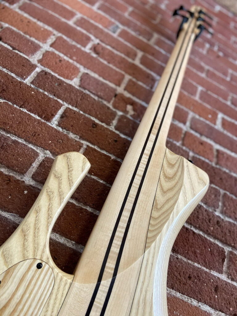 New Extreman Fretless - MGBASS GUITARS
